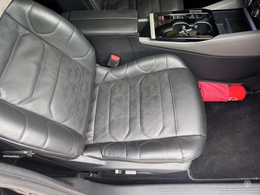 Melns Citroen C5 2022 Šauļi, ar dzinēja tilpumu 2.60 L un nobraukumu 260 tūkst. km par 10650 €, foto 19 vietnē AUTOMOTO.COM.LV