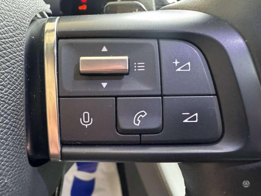 Melns Citroen C5 2022 Šauļi, ar dzinēja tilpumu 2.60 L un nobraukumu 260 tūkst. km par 10650 €, foto 29 vietnē AUTOMOTO.COM.LV