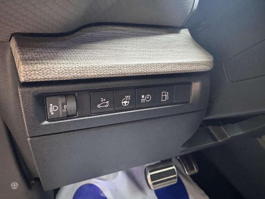 Melns Citroen C5 2022 Šauļi, ar dzinēja tilpumu 2.60 L un nobraukumu 260 tūkst. km par 10650 €, foto 34 vietnē AUTOMOTO.COM.LV