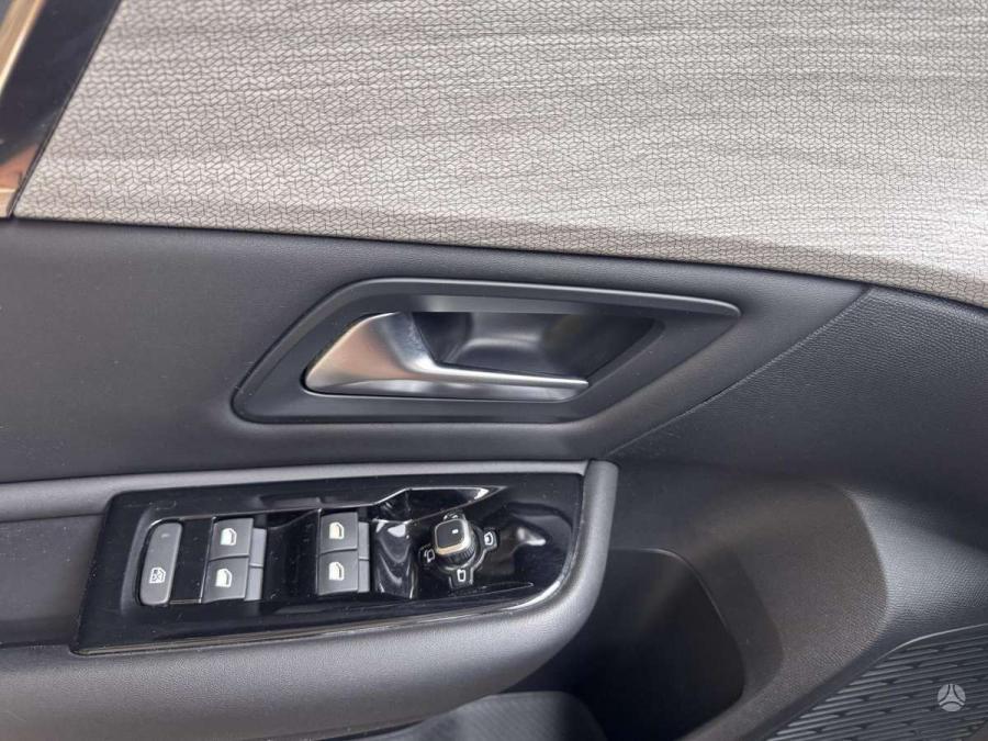Melns Citroen C5 2022 Šauļi, ar dzinēja tilpumu 2.60 L un nobraukumu 260 tūkst. km par 10650 €, foto 35 vietnē AUTOMOTO.COM.LV