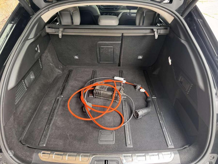 Melns Citroen C5 2022 Šauļi, ar dzinēja tilpumu 2.60 L un nobraukumu 260 tūkst. km par 10650 €, foto 37 vietnē AUTOMOTO.COM.LV