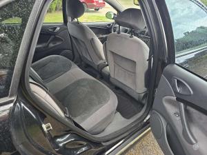 Melns Citroen C5 2004 Jurbarkas, ar dzinēja tilpumu 2.00 L un nobraukumu 170 tūkst. km par 1150 €, foto 6 vietnē AUTOMOTO.COM.LV