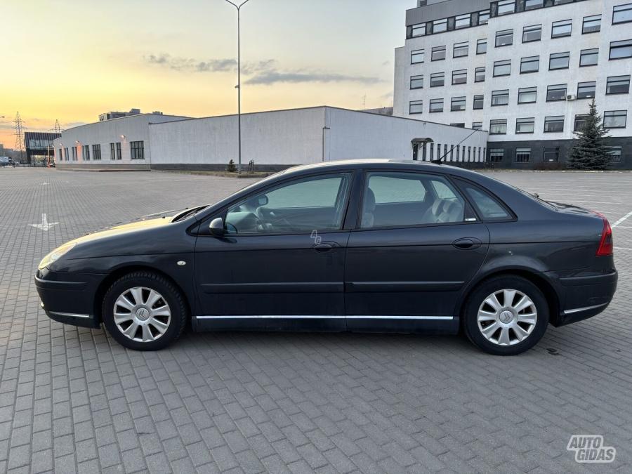 Black Citroen C5 2005 in Vilnius, with an engine capacity of 2.00 L and mileage of 300 thousand km for 650 €, photo 8 on AUTOMOTO.COM.LV