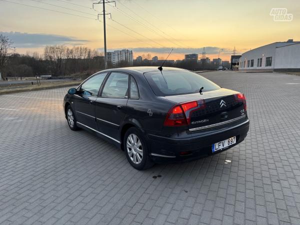 Melns Citroen C5 2005 Viļņa, ar dzinēja tilpumu 2.00 L un nobraukumu 300 tūkst. km par 650 €, foto 8 vietnē AUTOMOTO.COM.LV