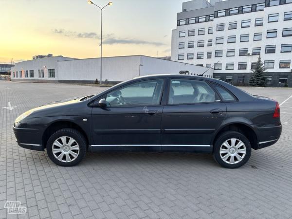 Melns Citroen C5 2005 Viļņa, ar dzinēja tilpumu 2.00 L un nobraukumu 300 tūkst. km par 650 €, foto 9 vietnē AUTOMOTO.COM.LV