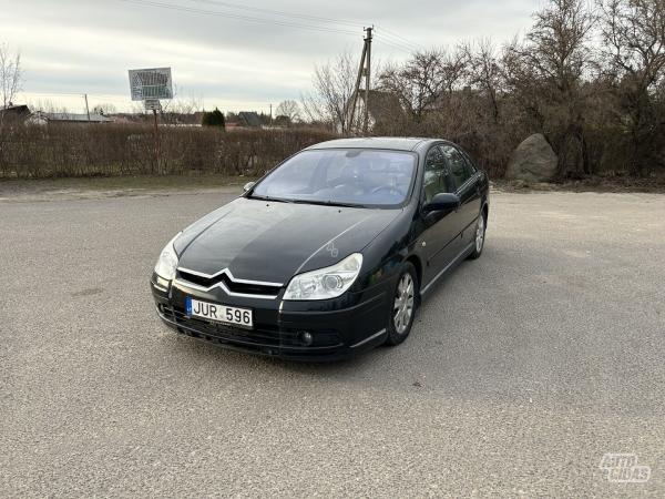 Black Citroen C5 2005 in Panevezys, with an engine capacity of 2.20 L and mileage of 308 thousand km for 1000 €, photo 1 on AUTOMOTO.COM.LV