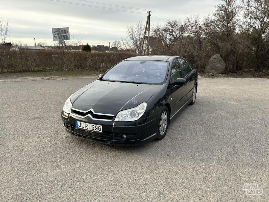 Black Citroen C5 2005 in Panevezys, with an engine capacity of 2.20 L and mileage of 308 thousand km for 1000 €, photo 1 on AUTOMOTO.COM.LV