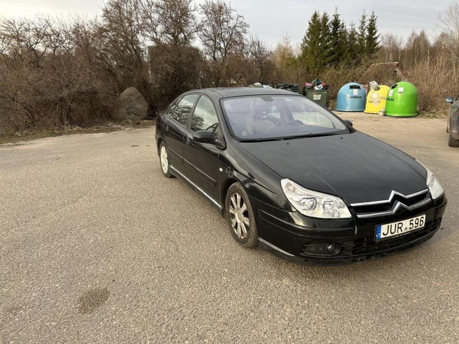 Black Citroen C5 2005 in Panevezys, with an engine capacity of 2.20 L and mileage of 308 thousand km for 1000 €, photo 5 on AUTOMOTO.COM.LV