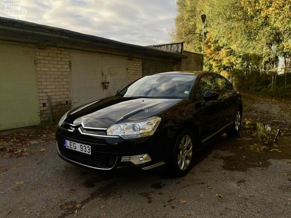 Melns Citroen C5 2008 Klaipėda, ar dzinēja tilpumu 2.00 L un nobraukumu 147 tūkst. km par 2400 €, foto 1 vietnē AUTOMOTO.COM.LV