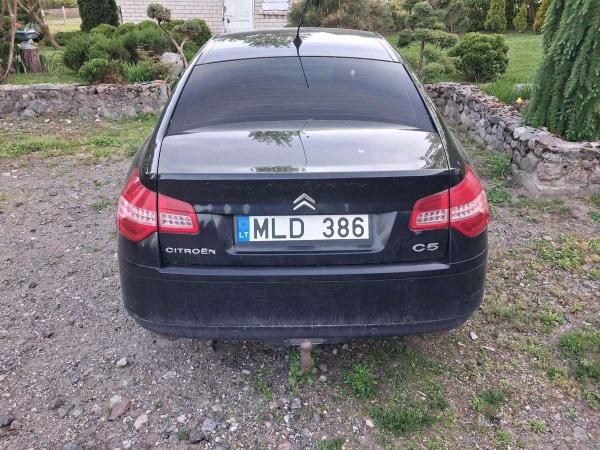 Black Citroen C5 2008 in Mazeikiai, with an engine capacity of 2.00 L and mileage of 430 thousand km for 650 €, photo 4 on AUTOMOTO.COM.LV