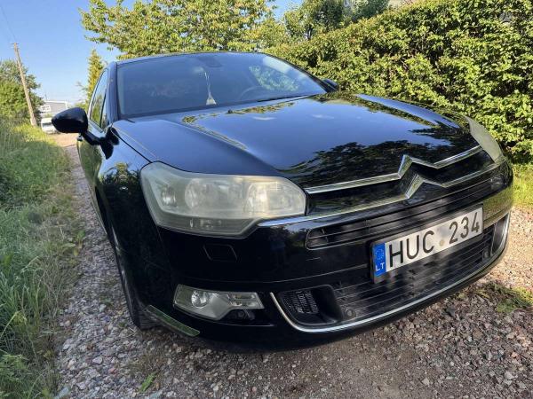 Black Citroen C5 2008 in Klaipeda, with an engine capacity of 2.00 L and mileage of 283 thousand km for 1500 €, photo 2 on AUTOMOTO.COM.LV