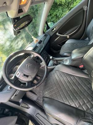 Black Citroen C5 2008 in Klaipeda, with an engine capacity of 2.00 L and mileage of 283 thousand km for 1500 €, photo 8 on AUTOMOTO.COM.LV