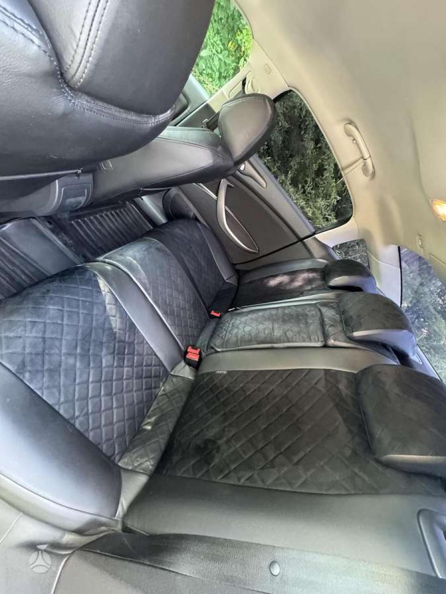 Black Citroen C5 2008 in Klaipeda, with an engine capacity of 2.00 L and mileage of 283 thousand km for 1500 €, photo 9 on AUTOMOTO.COM.LV