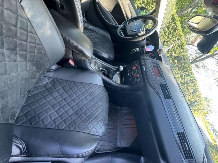 Black Citroen C5 2008 in Klaipeda, with an engine capacity of 2.00 L and mileage of 283 thousand km for 1500 €, photo 15 on AUTOMOTO.COM.LV