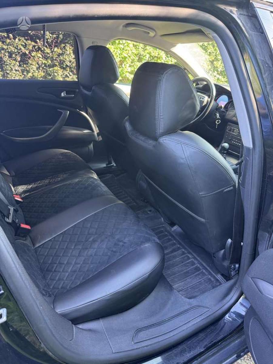 Black Citroen C5 2008 in Klaipeda, with an engine capacity of 2.00 L and mileage of 283 thousand km for 1500 €, photo 18 on AUTOMOTO.COM.LV