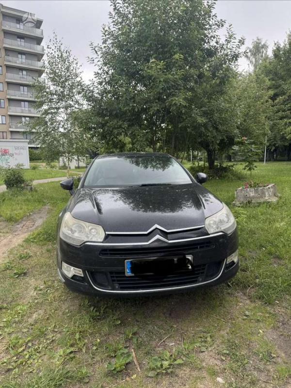 Черный Ситроен С5 2008 в Вильнюс, объемом двигателя 2.70 л и пробегом 357 тыс. км за 3000 €, фото 7 на AUTOMOTO.COM.LV