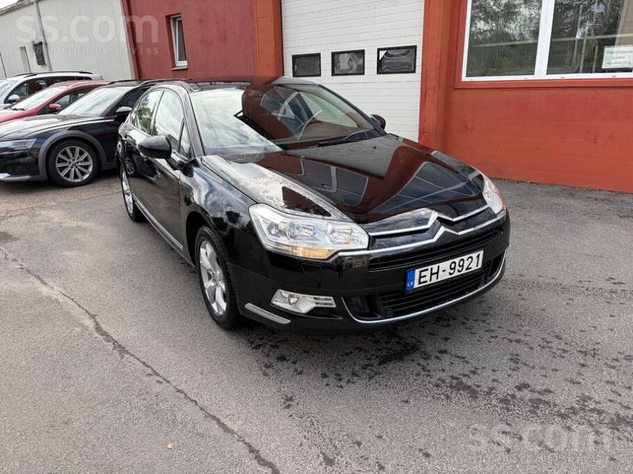 Black Citroen C5 2008 in Riga, with an engine capacity of 2.00 L and mileage of 151 thousand km for 4200 €, photo 3 on AUTOMOTO.COM.LV