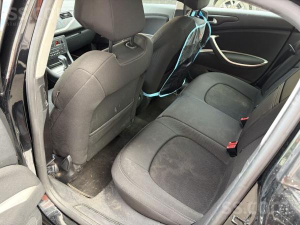 Black Citroen C5 2008 in Riga, with an engine capacity of 2.00 L and mileage of 151 thousand km for 4200 €, photo 9 on AUTOMOTO.COM.LV