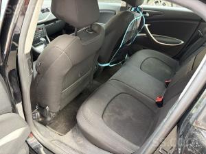 Black Citroen C5 2008 in Riga, with an engine capacity of 2.00 L and mileage of 151 thousand km for 4200 €, photo 10 on AUTOMOTO.COM.LV