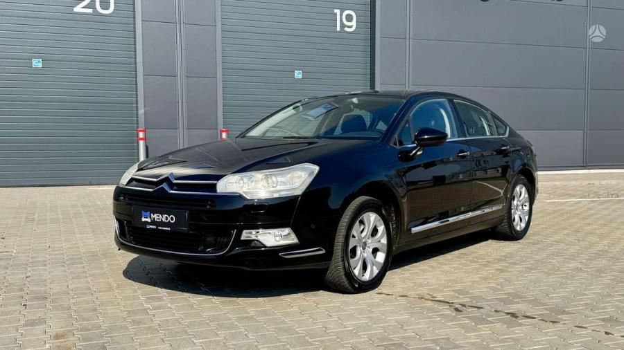 Melns Citroen C5 2008 Viļņa, ar dzinēja tilpumu 2.00 L un nobraukumu 250 tūkst. km par 2990 €, foto 1 vietnē AUTOMOTO.COM.LV