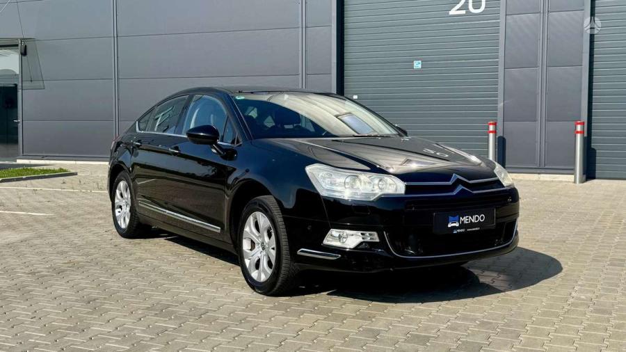 Melns Citroen C5 2008 Viļņa, ar dzinēja tilpumu 2.00 L un nobraukumu 250 tūkst. km par 2990 €, foto 4 vietnē AUTOMOTO.COM.LV