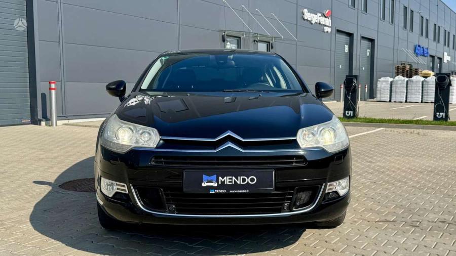 Melns Citroen C5 2008 Viļņa, ar dzinēja tilpumu 2.00 L un nobraukumu 250 tūkst. km par 2990 €, foto 6 vietnē AUTOMOTO.COM.LV