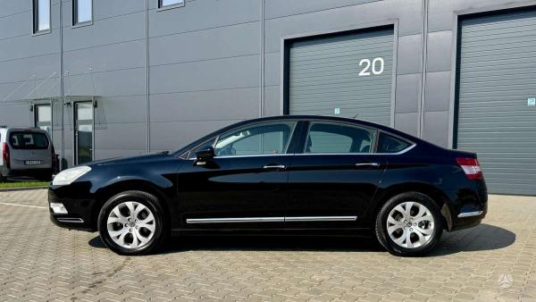 Melns Citroen C5 2008 Viļņa, ar dzinēja tilpumu 2.00 L un nobraukumu 250 tūkst. km par 2990 €, foto 8 vietnē AUTOMOTO.COM.LV
