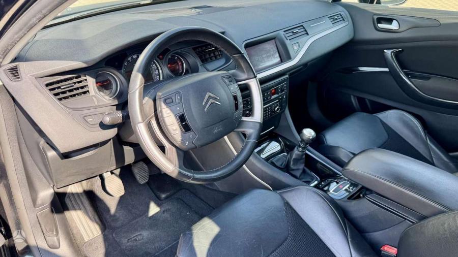 Melns Citroen C5 2008 Viļņa, ar dzinēja tilpumu 2.00 L un nobraukumu 250 tūkst. km par 2990 €, foto 14 vietnē AUTOMOTO.COM.LV