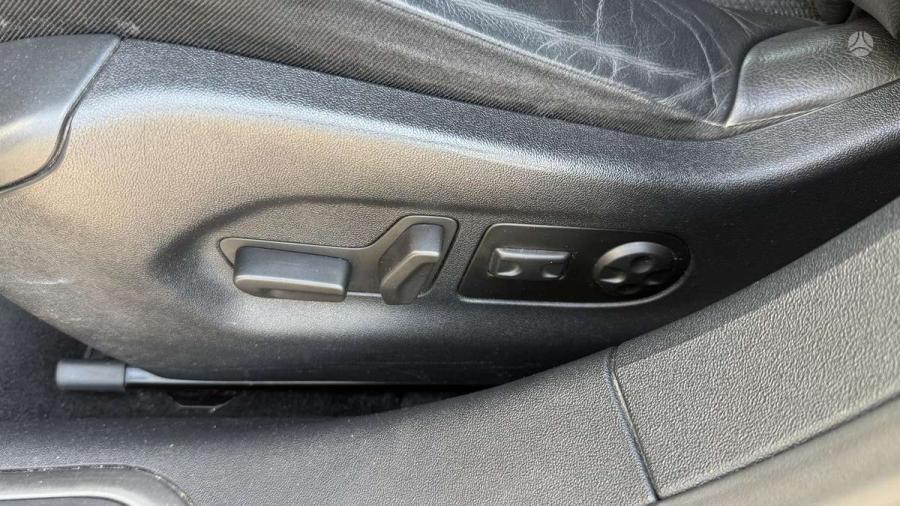 Melns Citroen C5 2008 Viļņa, ar dzinēja tilpumu 2.00 L un nobraukumu 250 tūkst. km par 2990 €, foto 15 vietnē AUTOMOTO.COM.LV