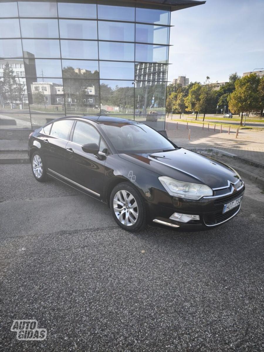 Melns Citroen C5 2008 Viļņa, ar dzinēja tilpumu 2.70 L un nobraukumu 358 tūkst. km par 1900 €, foto 1 vietnē AUTOMOTO.COM.LV