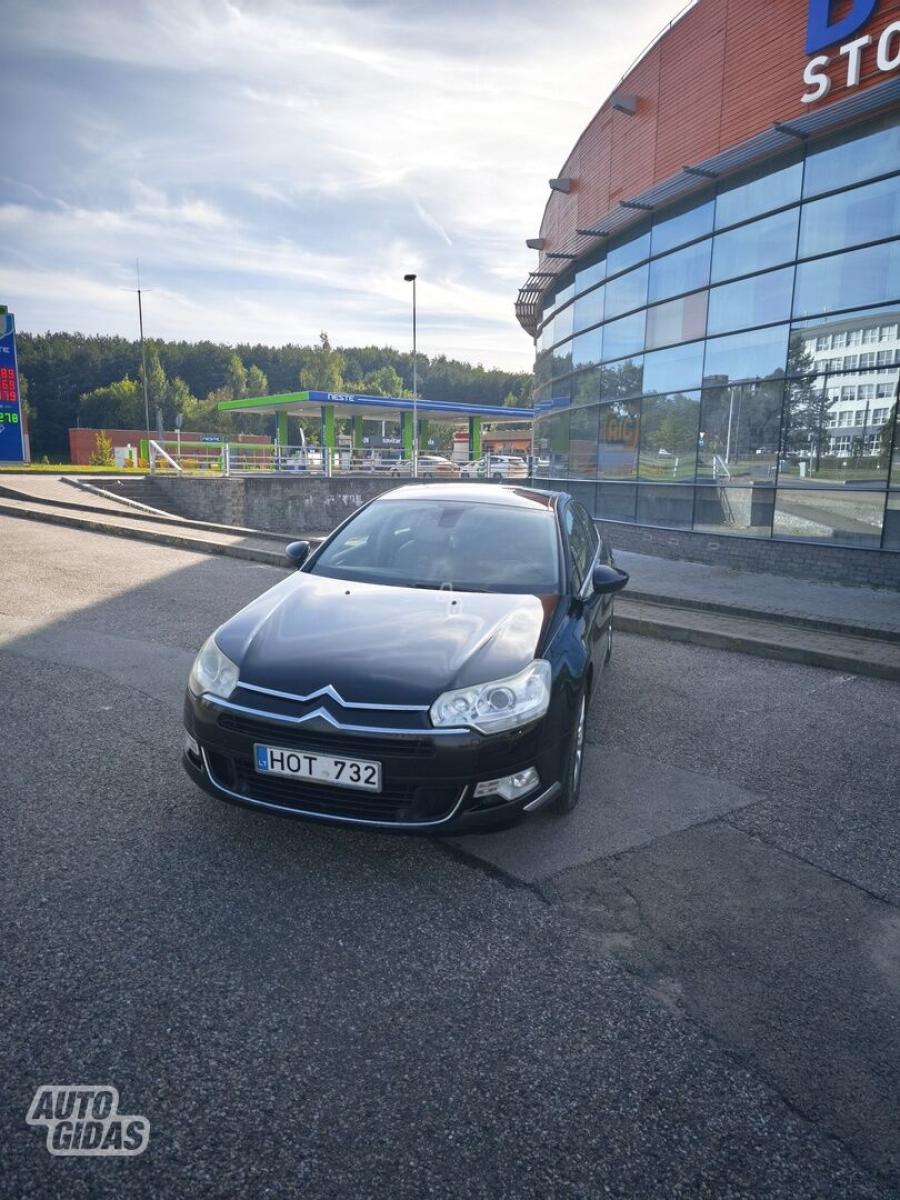 Melns Citroen C5 2008 Viļņa, ar dzinēja tilpumu 2.70 L un nobraukumu 358 tūkst. km par 1900 €, foto 5 vietnē AUTOMOTO.COM.LV