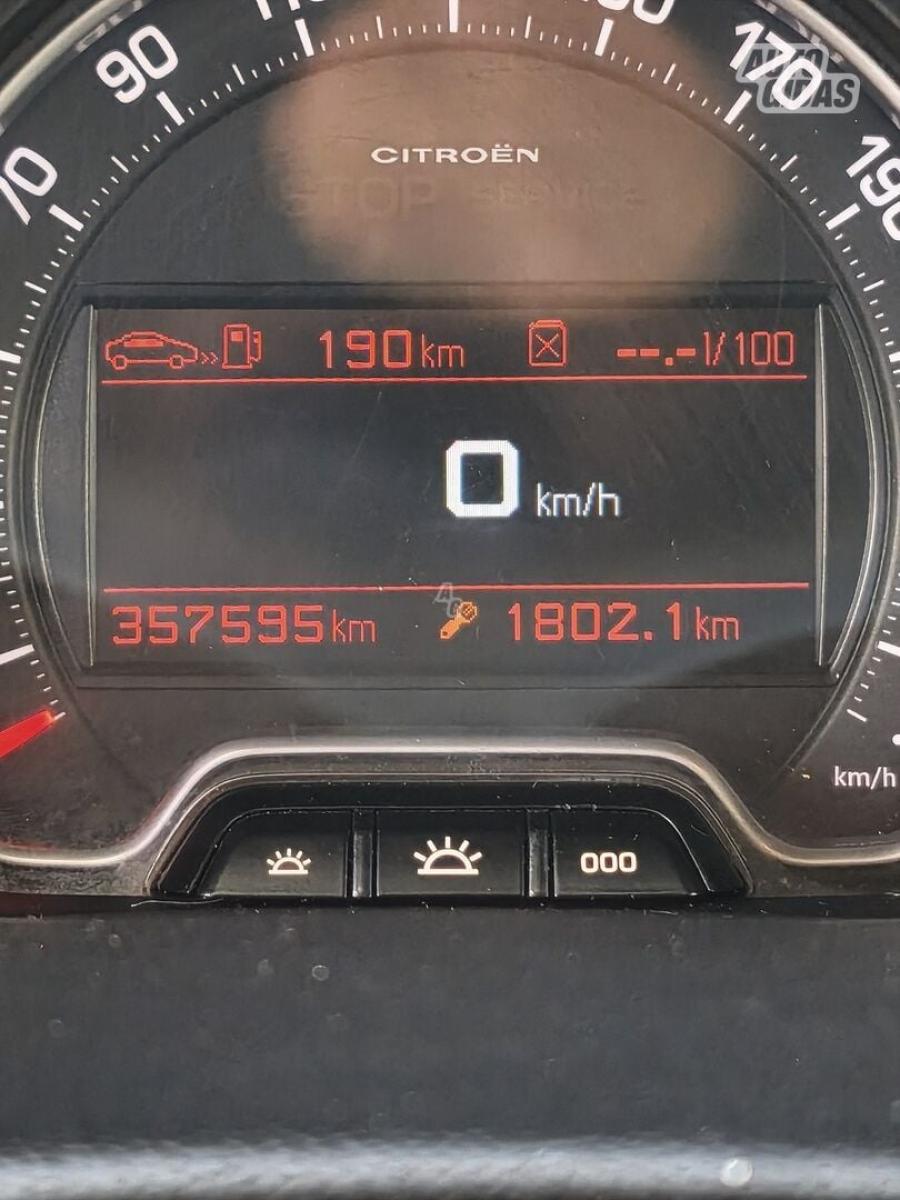 Melns Citroen C5 2008 Viļņa, ar dzinēja tilpumu 2.70 L un nobraukumu 358 tūkst. km par 1900 €, foto 11 vietnē AUTOMOTO.COM.LV