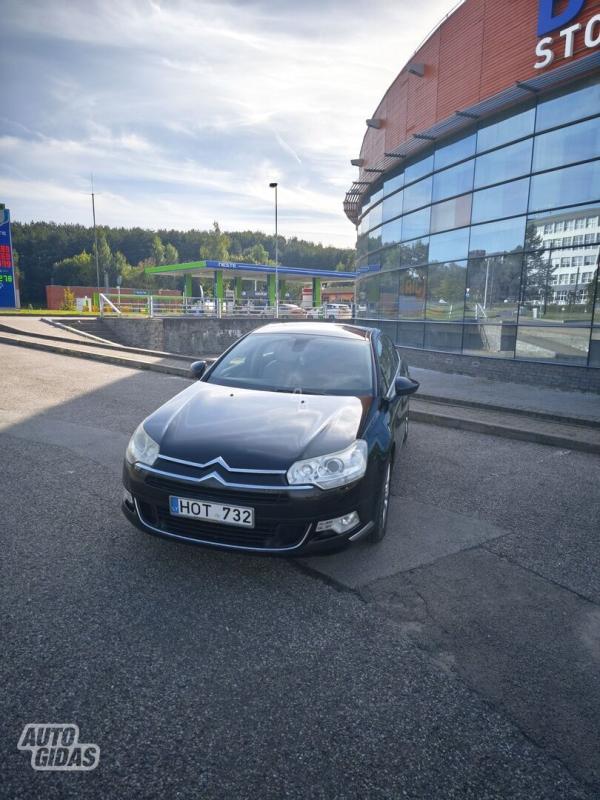 Black Citroen C5 2008 in Vilnius, with an engine capacity of 2.70 L and mileage of 358 thousand km for 1900 €, photo 4 on AUTOMOTO.COM.LV