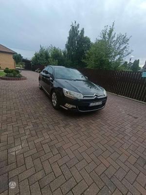 Black Citroen C5 2008 in Siauliai, with an engine capacity of 2.18 L and mileage of 403 thousand km for 1750 €, photo  on AUTOMOTO.COM.LV