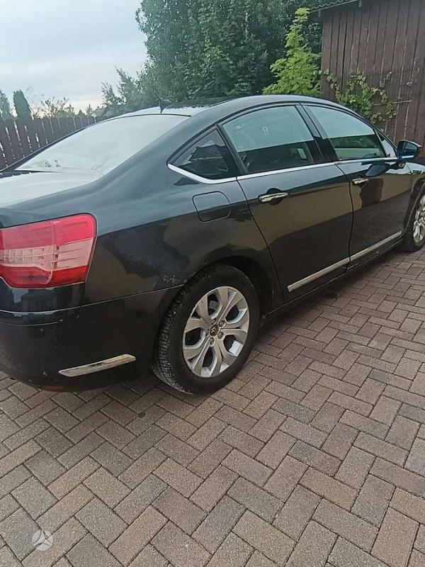 Black Citroen C5 2008 in Siauliai, with an engine capacity of 2.18 L and mileage of 403 thousand km for 1750 €, photo 3 on AUTOMOTO.COM.LV
