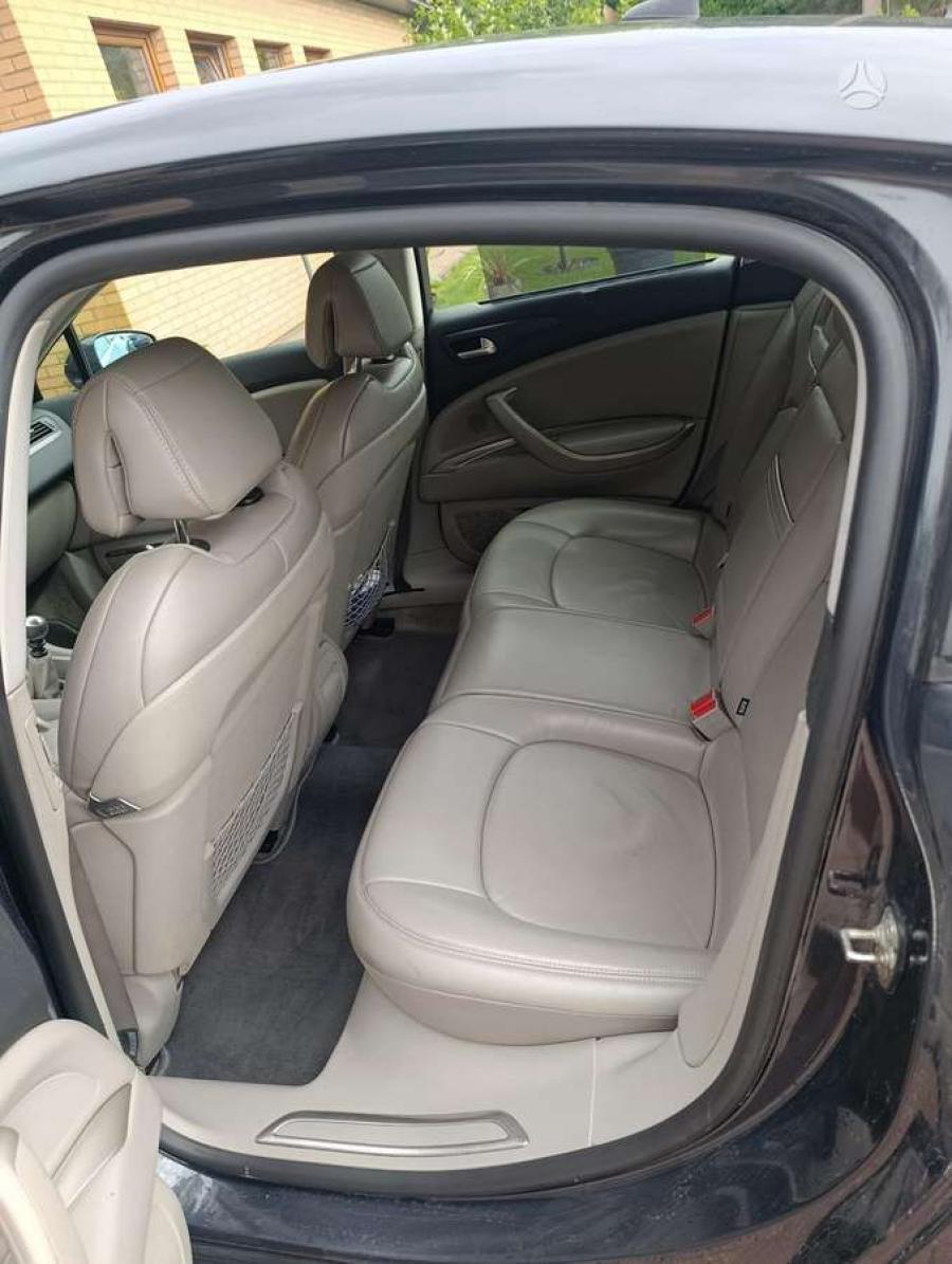 Black Citroen C5 2008 in Siauliai, with an engine capacity of 2.18 L and mileage of 403 thousand km for 1750 €, photo 15 on AUTOMOTO.COM.LV