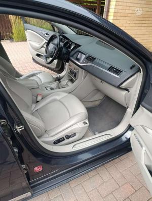 Black Citroen C5 2008 in Siauliai, with an engine capacity of 2.18 L and mileage of 403 thousand km for 1750 €, photo 18 on AUTOMOTO.COM.LV