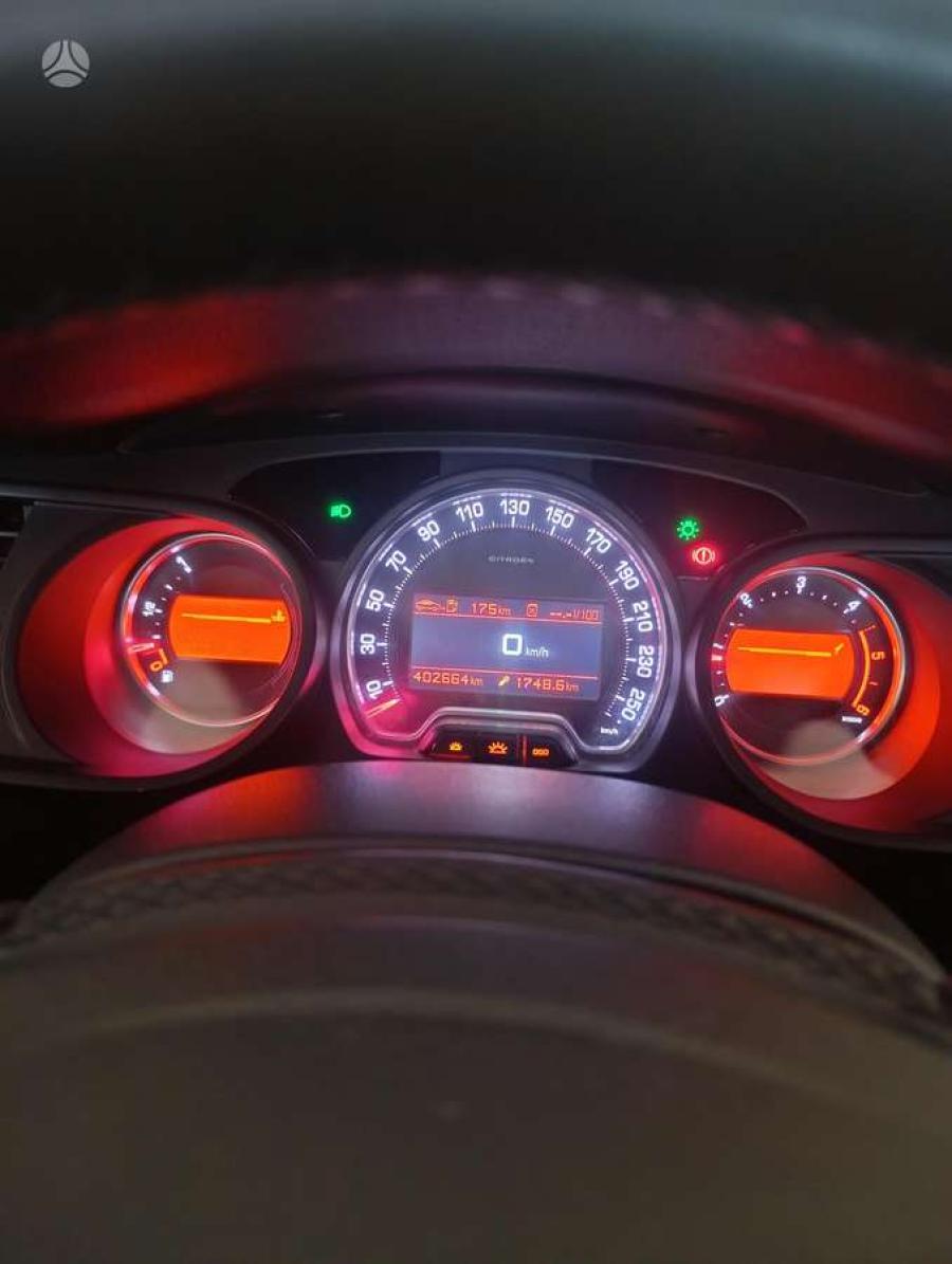 Black Citroen C5 2008 in Siauliai, with an engine capacity of 2.18 L and mileage of 403 thousand km for 1750 €, photo 21 on AUTOMOTO.COM.LV