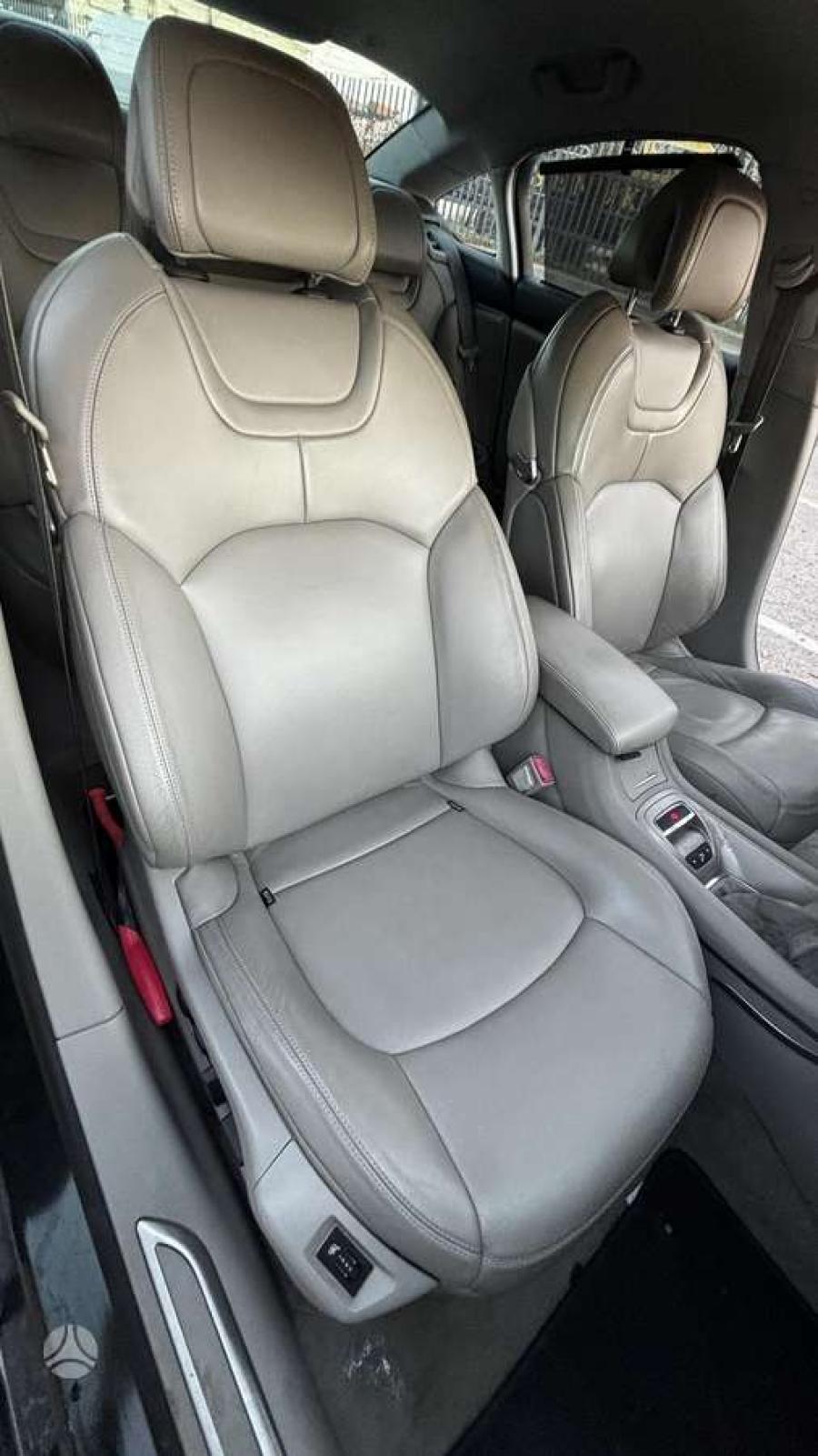 Melns Citroen C5 2008 Kauņa, ar dzinēja tilpumu 2.18 L un nobraukumu 308 tūkst. km par 2450 €, foto 10 vietnē AUTOMOTO.COM.LV