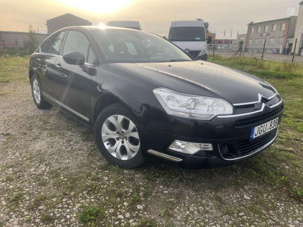 Black Citroen C5 2008 in Taurage, with an engine capacity of 2.00 L and mileage of 219 thousand km for 1700 €, photo 1 on AUTOMOTO.COM.LV