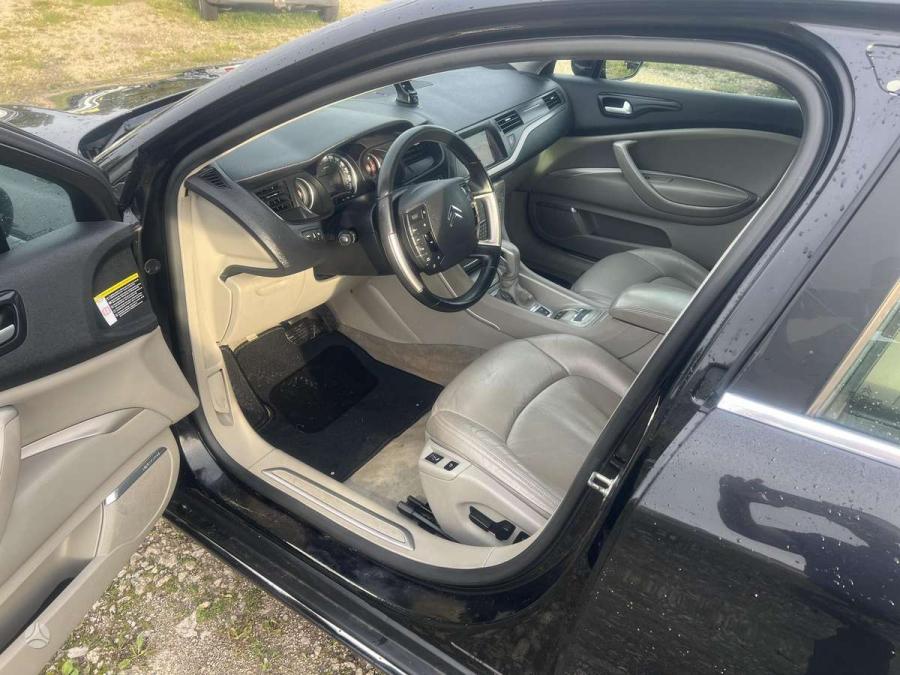 Melns Citroen C5 2008 Tauragė, ar dzinēja tilpumu 2.00 L un nobraukumu 219 tūkst. km par 1700 €, foto 21 vietnē AUTOMOTO.COM.LV