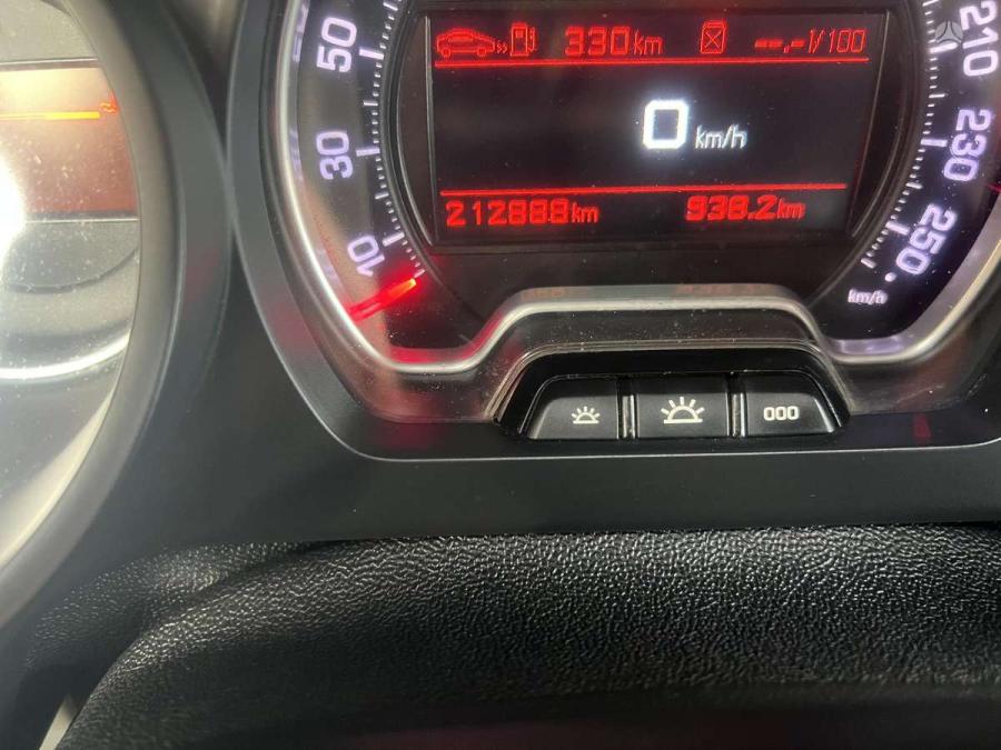 Melns Citroen C5 2008 Tauragė, ar dzinēja tilpumu 2.00 L un nobraukumu 219 tūkst. km par 1700 €, foto 22 vietnē AUTOMOTO.COM.LV