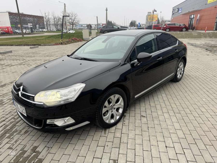 Melns Citroen C5 2009 Kauņa, ar dzinēja tilpumu 2.00 L un nobraukumu 293 tūkst. km par 2750 €, foto 4 vietnē AUTOMOTO.COM.LV