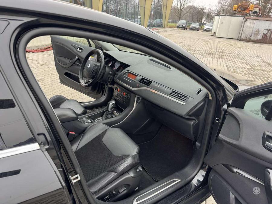 Melns Citroen C5 2009 Kauņa, ar dzinēja tilpumu 2.00 L un nobraukumu 293 tūkst. km par 2750 €, foto 7 vietnē AUTOMOTO.COM.LV