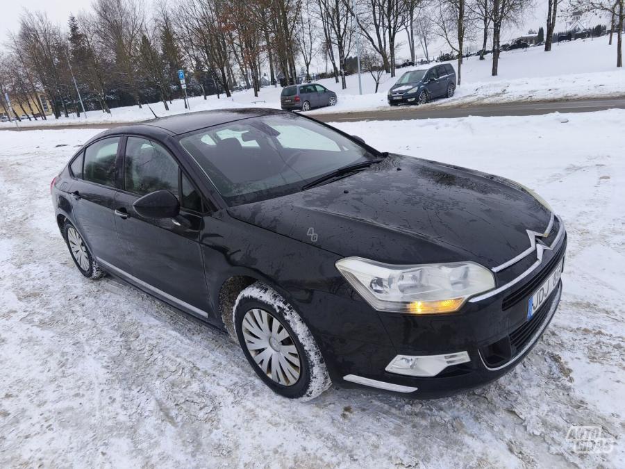 Black Citroen C5 2009 in Taurage, with an engine capacity of 2.00 L and mileage of 295 thousand km for 1950 €, photo 2 on AUTOMOTO.COM.LV