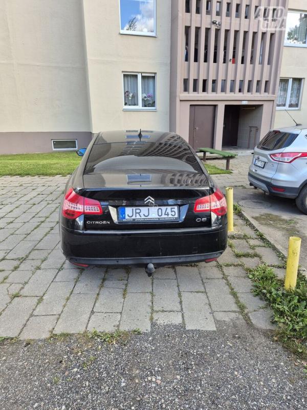 Melns Citroen C5 2009 Panevēža, ar dzinēja tilpumu 2.00 L un nobraukumu 316 tūkst. km par 1950 €, foto 2 vietnē AUTOMOTO.COM.LV