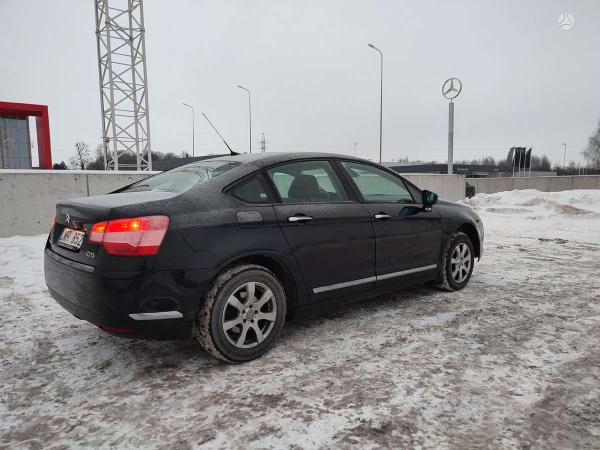 Black Citroen C5 2009 in Kaunas, with an engine capacity of 2.00 L and mileage of 399 thousand km for 2200 €, photo 4 on AUTOMOTO.COM.LV