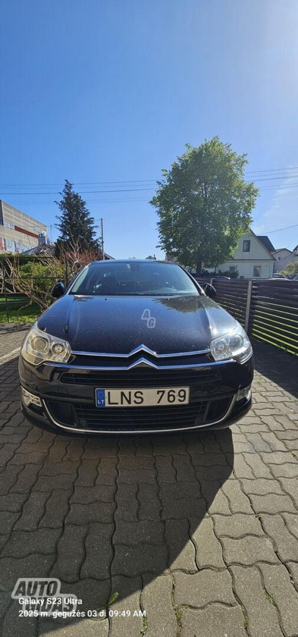 Black Citroen C5 2009 in Panevezys, with an engine capacity of 3.00 L and mileage of 279 thousand km for 4000 €, photo 5 on AUTOMOTO.COM.LV