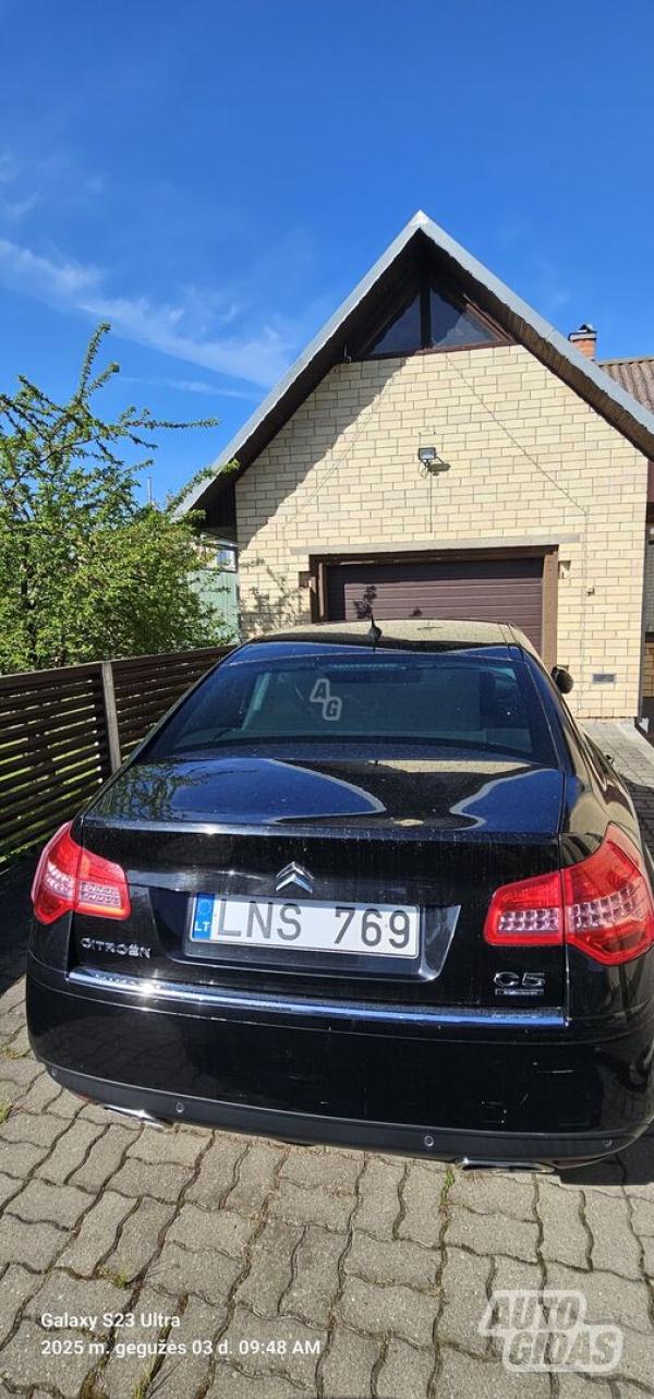 Black Citroen C5 2009 in Panevezys, with an engine capacity of 3.00 L and mileage of 279 thousand km for 4000 €, photo 2 on AUTOMOTO.COM.LV
