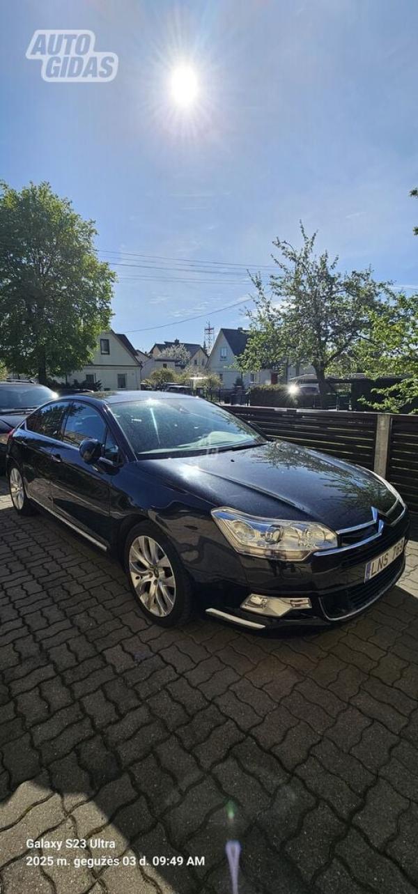 Black Citroen C5 2009 in Panevezys, with an engine capacity of 3.00 L and mileage of 279 thousand km for 4000 €, photo 6 on AUTOMOTO.COM.LV